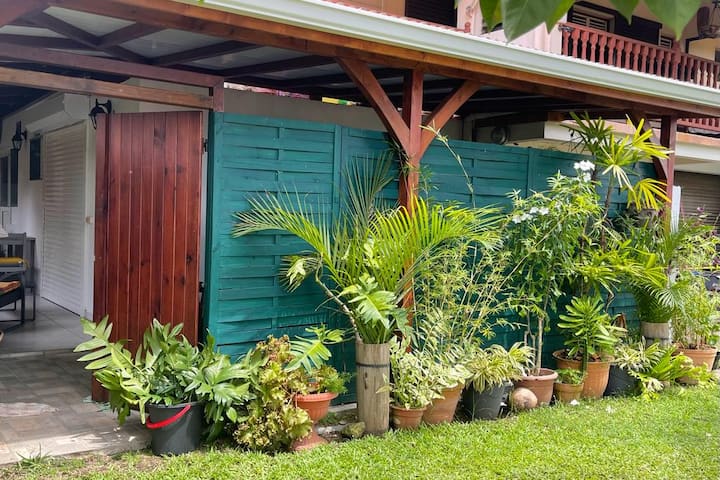 Bouclez Les Valises - Martinica