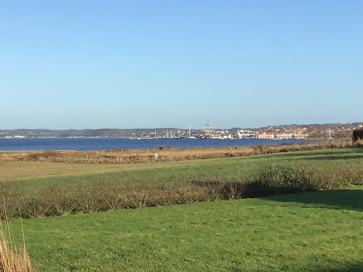 Bolig Ved Ebeltoft Vig Med Havudsigt - Ebeltoft