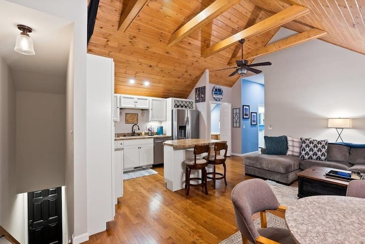 Private, Pet-friendly Apartment - Shenandoah, VA