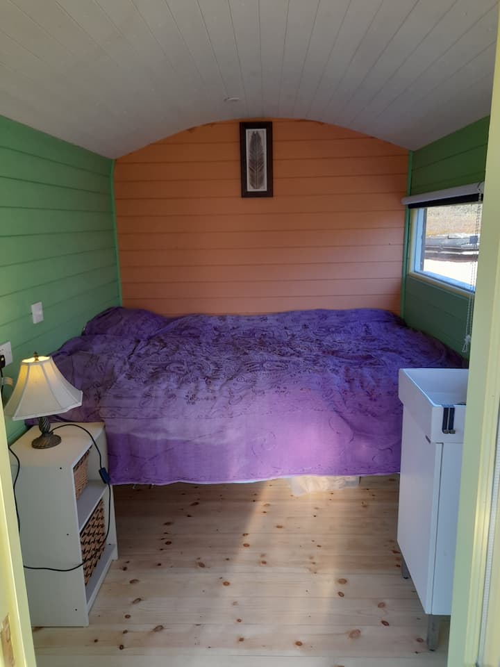 Double-bed Shepherd's Hut - Rose - Hay-on-Wye