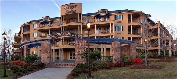 Short Walk To Stadiums/downtown Auburn! - Auburn, AL