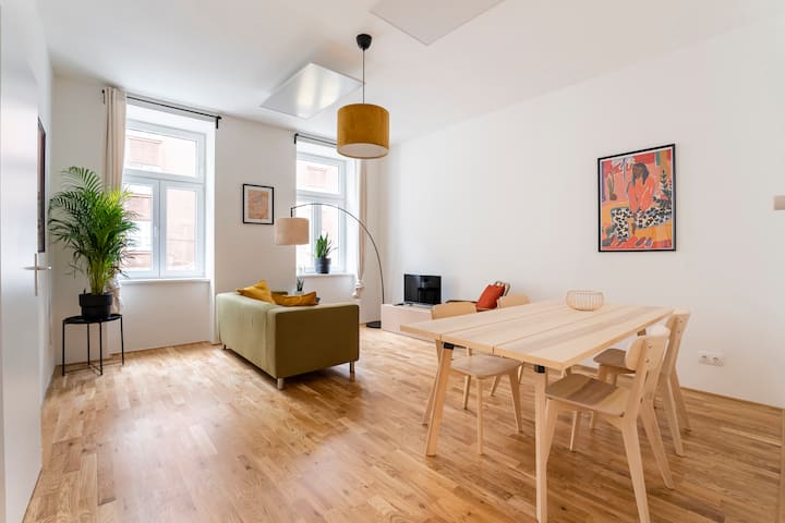Spacious Apartment Near Augarten - Vienna