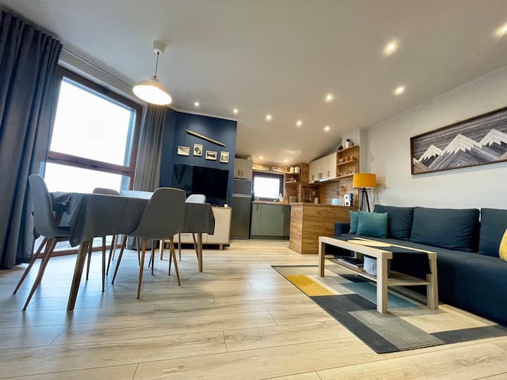 Summer Escape: Cosy Mountain View Apartment 2 - Bansko