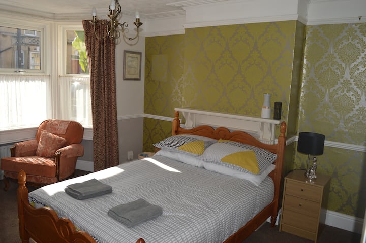 Amazing 4 Bedroom House For Friendly Professionals - Bradford-on-Avon
