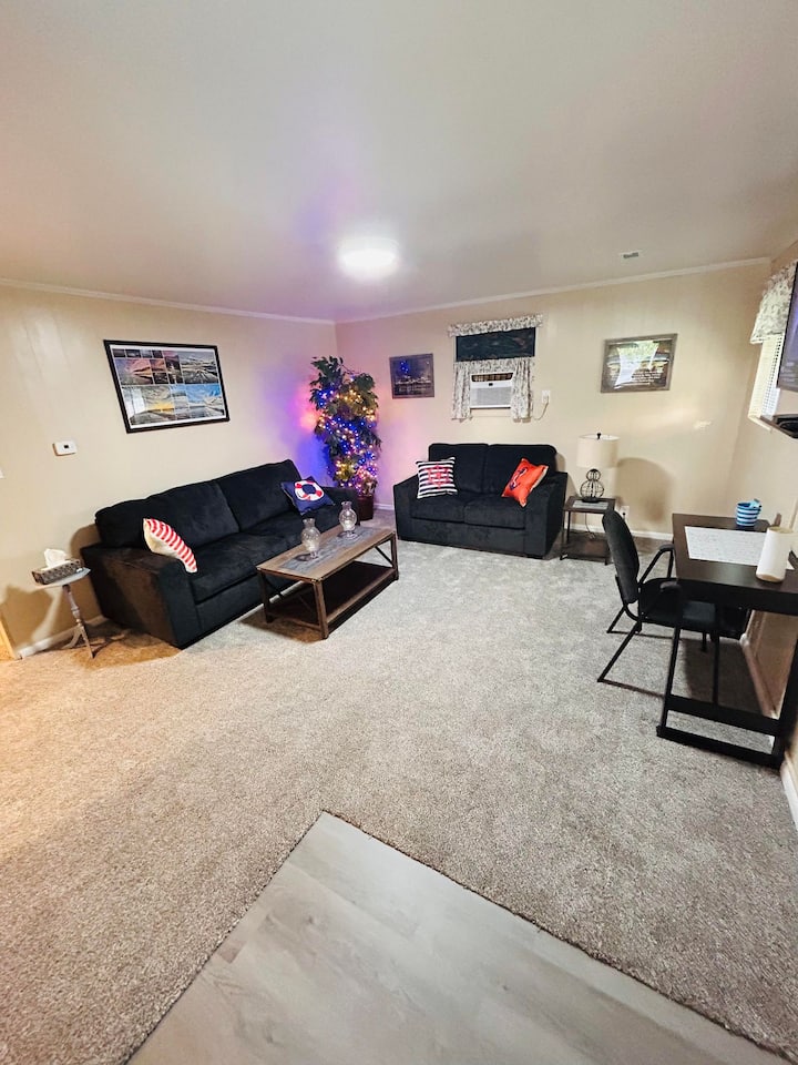 "The Ponderosa A" - Close To The Casino & Concerts - Chesapeake, VA