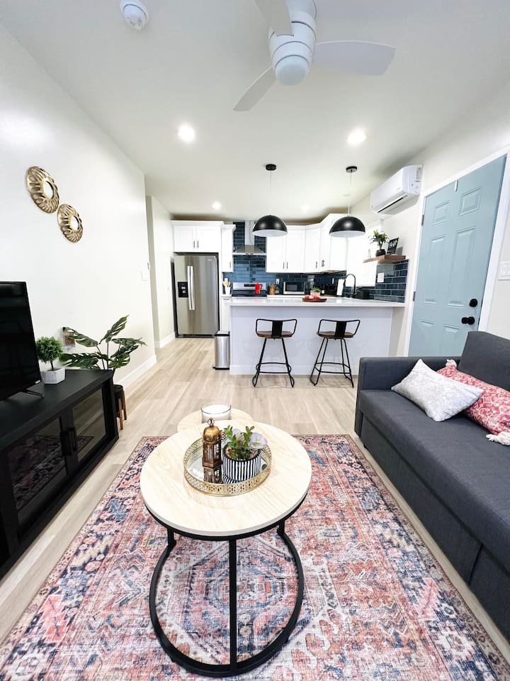 One Of A Kind Guesthouse - San Dimas, CA