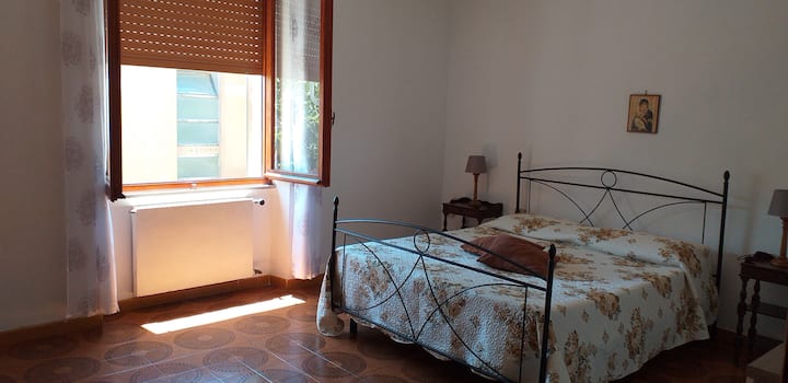 A Bright Apartment Very Close To The Main Square - La Maddalena