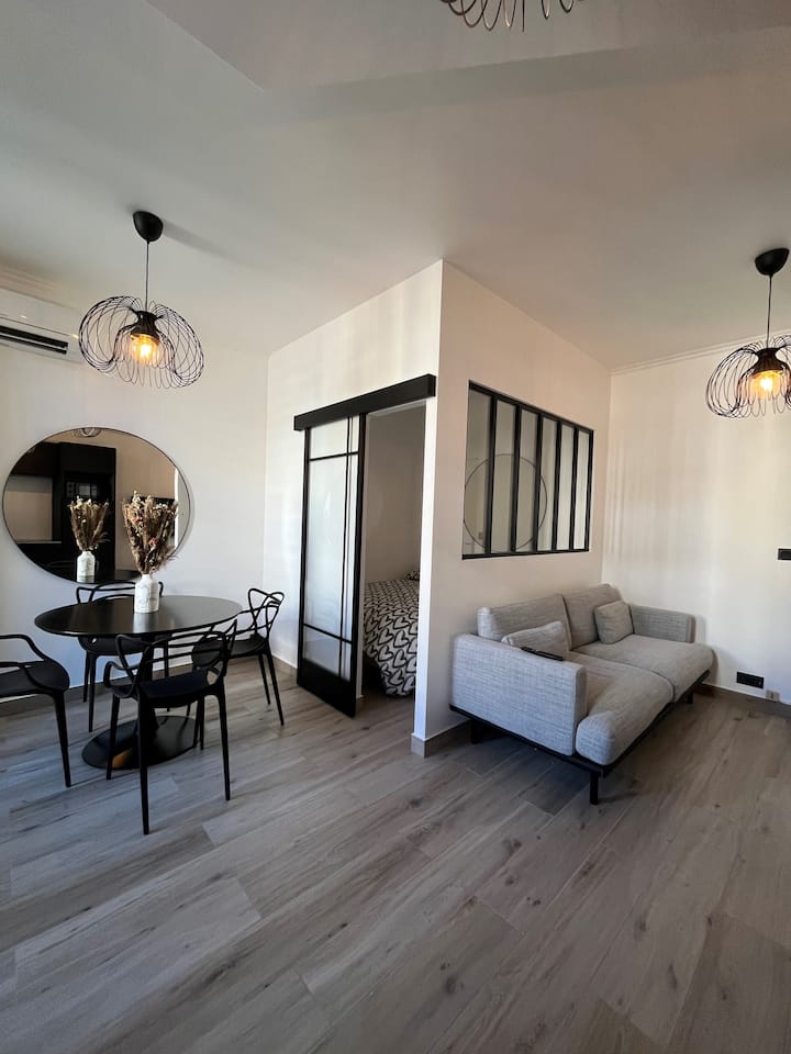 Appart Centre-ville Avec Balcon - Nizza
