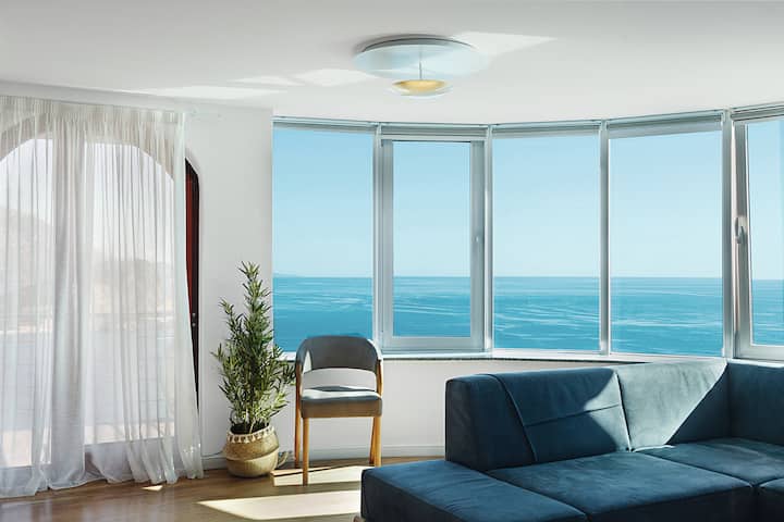 Stunning Views & Pool, Three Bedroom Apartment - ブドヴァ