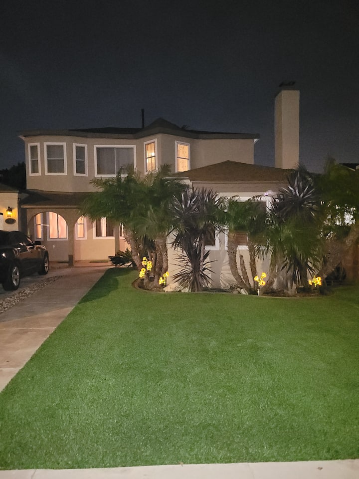 All Things La For Games, Concerts, And Hollywood - Los Angeles Airport (LAX)