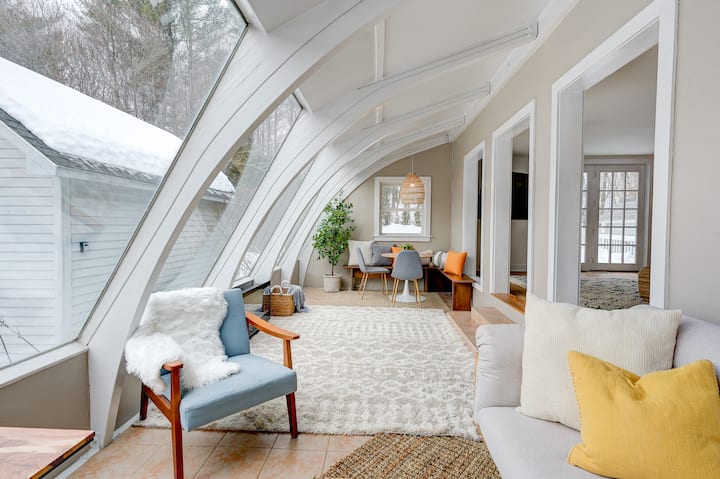 Easy Walk To Village - Private Pool - 4br Sleeps 8 - Conway, NH