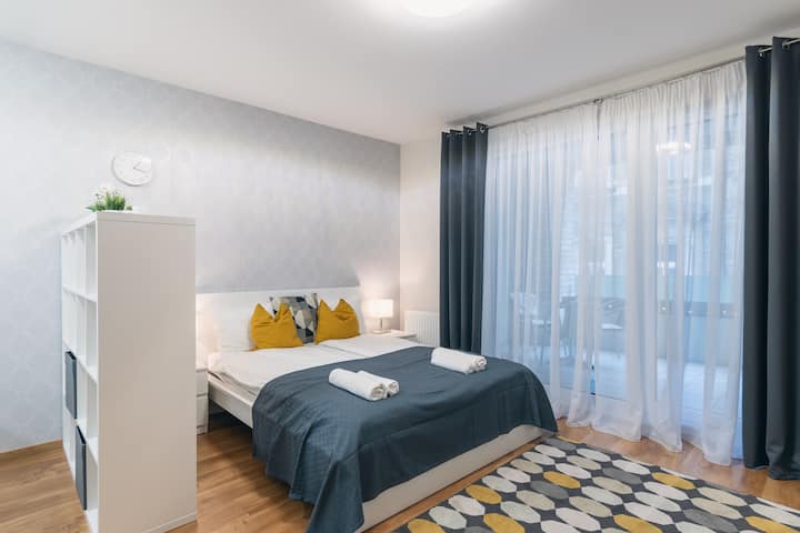 Homey Downtown Studio W/ Balcony - Budapest