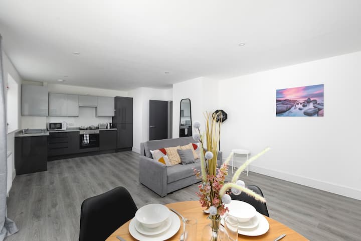 Luxe 1bed In Enfield With King-bed, Wifi & Parking - Enfield
