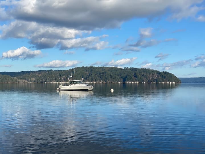 Hoodsport Hood Canal Waterfront Cabin - Potlatch State Park, Shelton