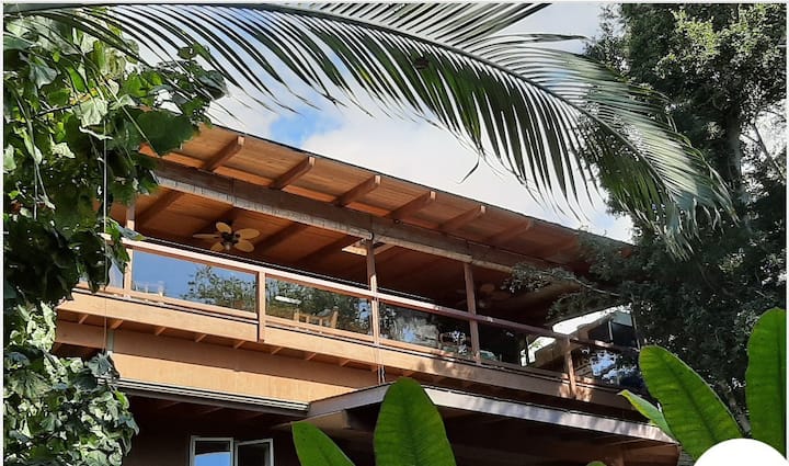 Tropical Hawaii Penthouse One Block To The Beach - 캡틴 쿡