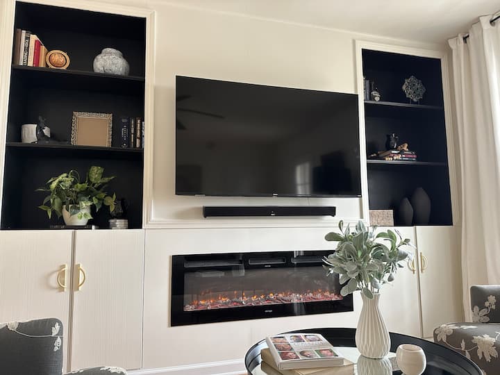 Six Bedrooms, Two Kitchens - 5 Mins To The Gwcc - Atlanta, GA