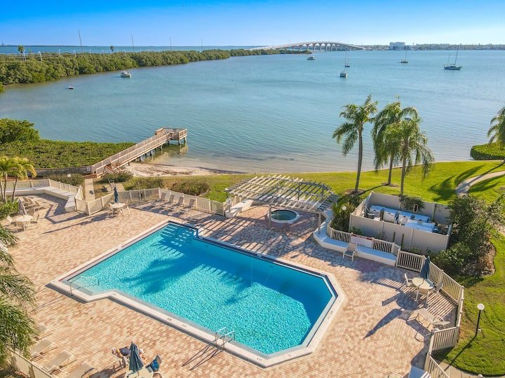 Island Life And More! - St. Petersburg, FL