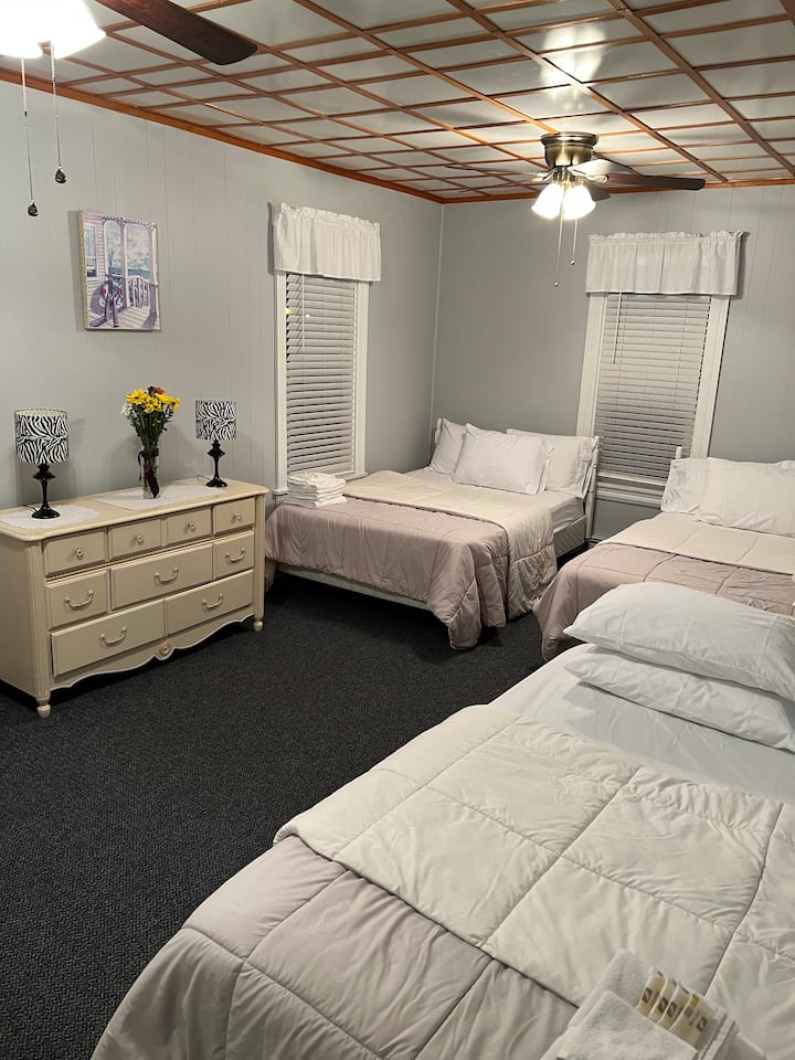 Room #2 Friends & Family - Ocean City