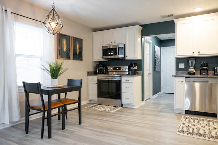 Bluegrass Bungalow - Louisville, KY