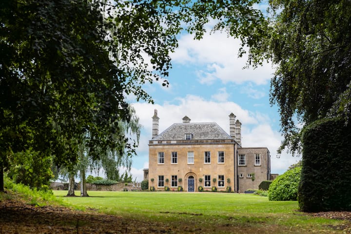 Georgian Manor On A Country Estate - Sleeps 40 - Sherwood Forest