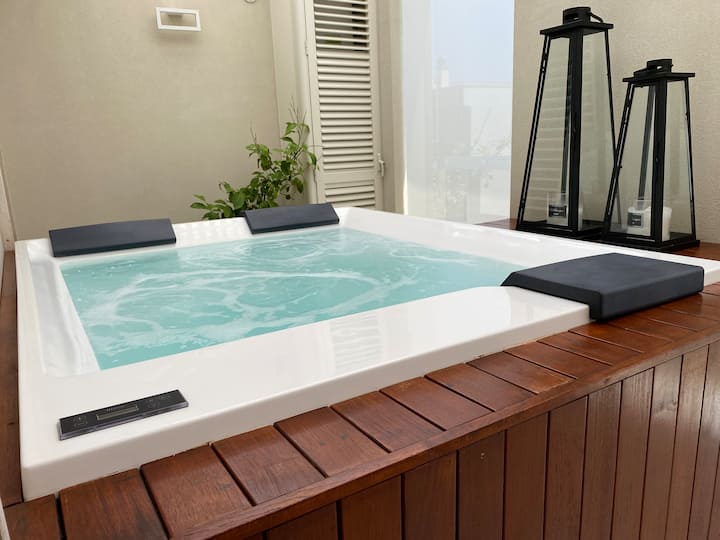 King Suite With Jacuzzi        Settanni Sea Suites - Polignano a Mare