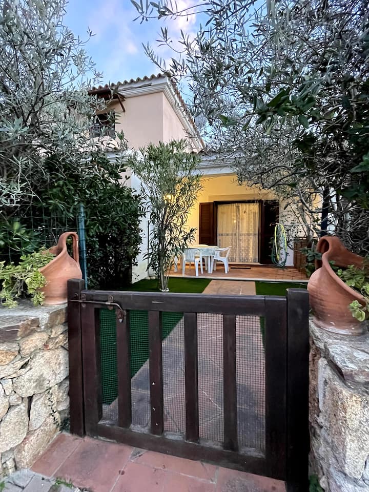 Silent House Closes To Sea And Town Centre - San Teodoro