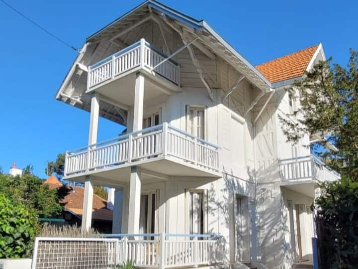 Ravissante Villa Arcachonnaise Très Bien Située - Arcachón