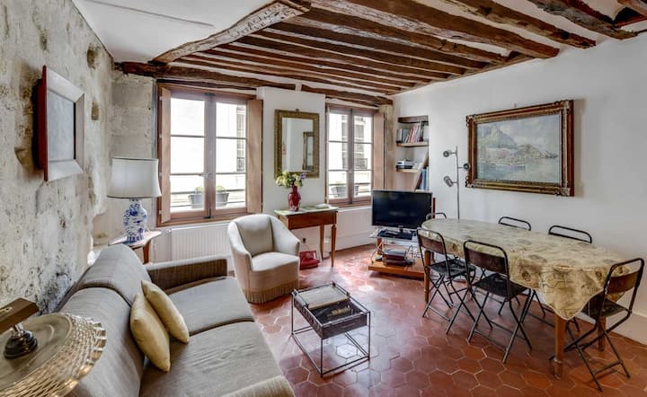 2 Bedrooms Apartment In Rue Fontaines Du Temple - Paris