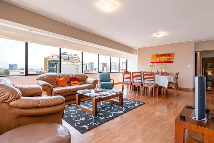 4br/3ba Large Apartment In Miraflores - Lima