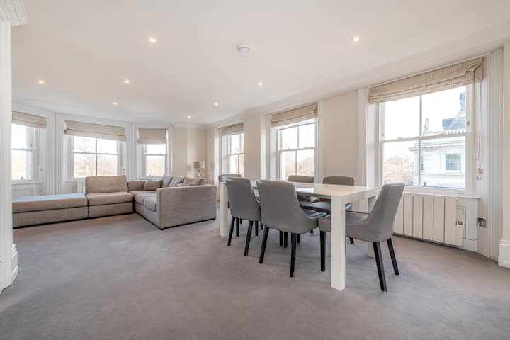 London Gardens  2 Bedroom Flat - Garden Views - London