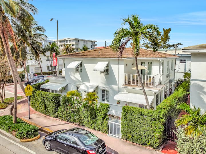 Beautiful Serenity Home 5 Min Walk To The Beach. - Surfside, FL