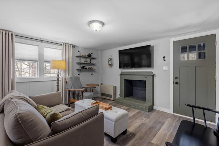 Current Cottage: Waterside 1 Bed 1 Ba Private Pond - Bradford, NH