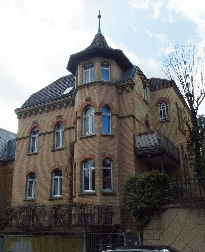 1-zimmer Turmwohnung - Stuttgart