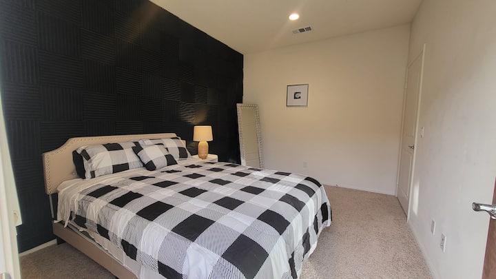 Modern Cozy Guest Suite In The Desert - Hesperia, CA