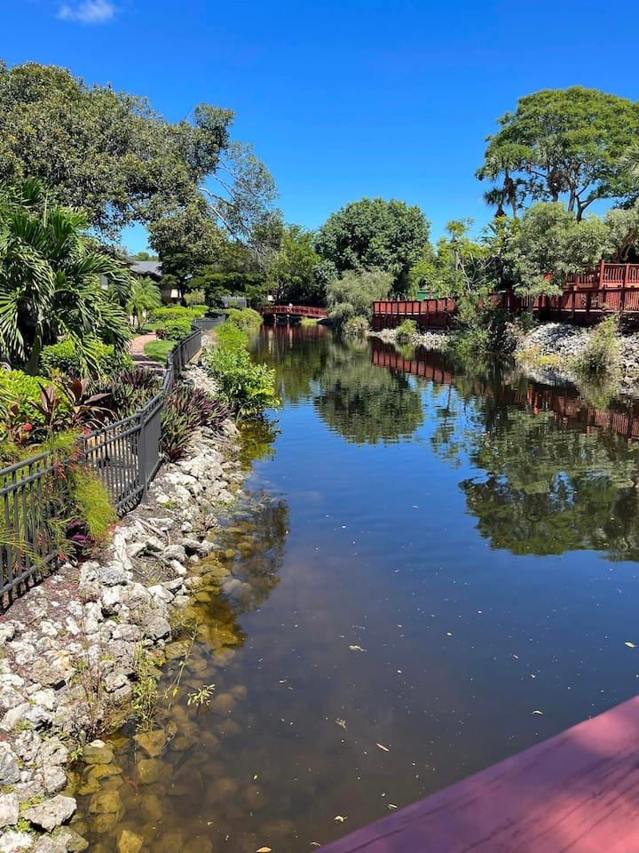 Welcome To Patsy's Paradise! - Naples, FL