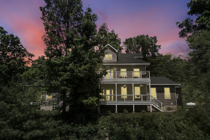 Classy Estate With Views + Walk To The Neat Café - Renfrew
