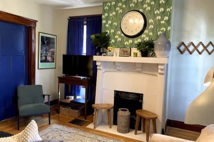 Quaint, Comfy Hyde Park Cottage - Cincinnati, OH