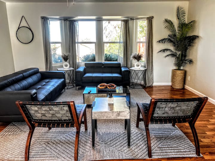 Private Home With Charm & Space - Escondido, CA