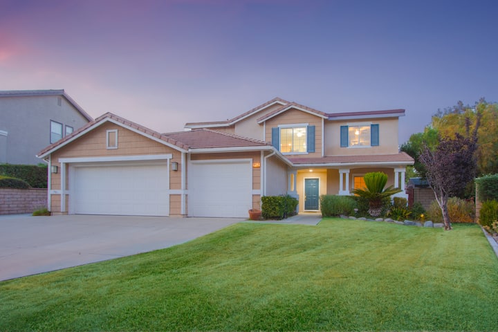 4 Bedroom 2 Miles From Hospital - Redlands, CA