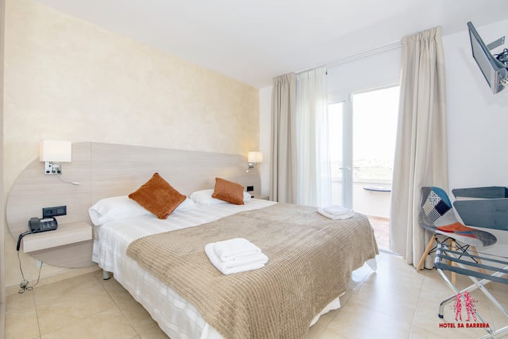 Habitación Doble En Hotel Con Piscina Y Desayuno - Minorca