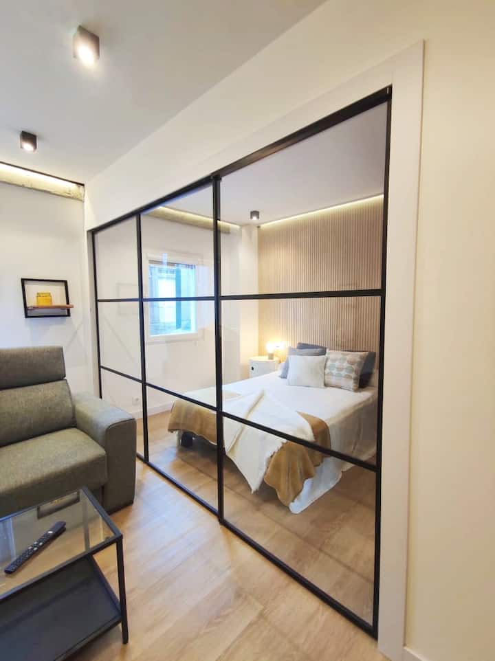 Apartamento De Diseño. No Turístico. 32 Días. - Santiago de Compostela