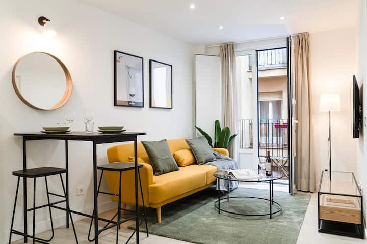 I. Apt. On Tres Peces St. – Perfect For Couples! - Madrid