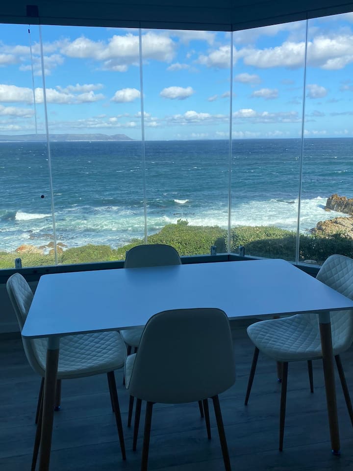 Bayview 208 - Breathtaking Sea Views - Hermanus