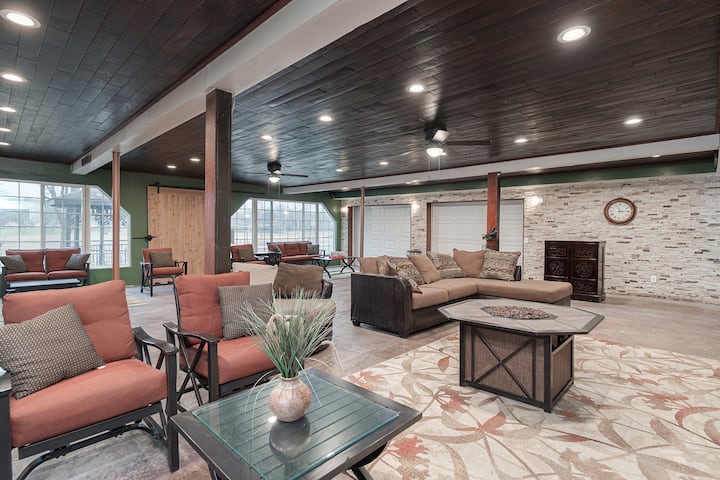 Hidden Gem! Near Downtown W/ Lounge + Park Access - サン・アントニオ, TX