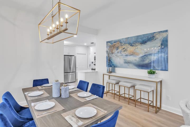 Luxury Designer San Marco Oasis-sleeps 6 - Jacksonville