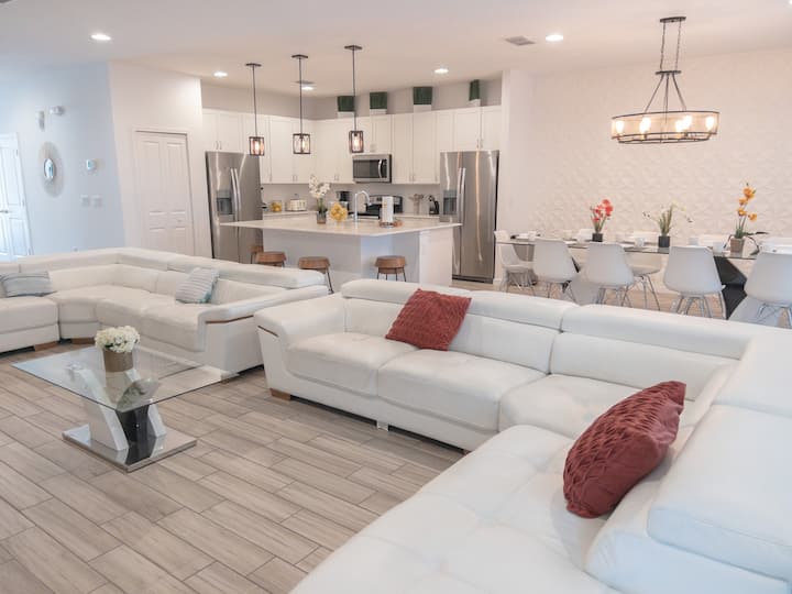 Vacation Villa 10br/8ba - Pool And Spa - Kissimmee, FL