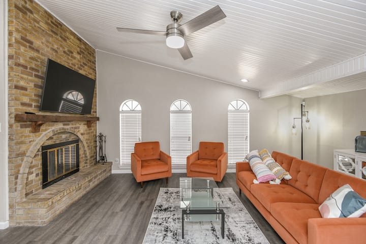 Epic Central Homestay - Grand Prairie, TX