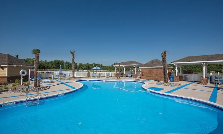 Governor's Green 2 Br/ Kitchen - Williamsburg, VA