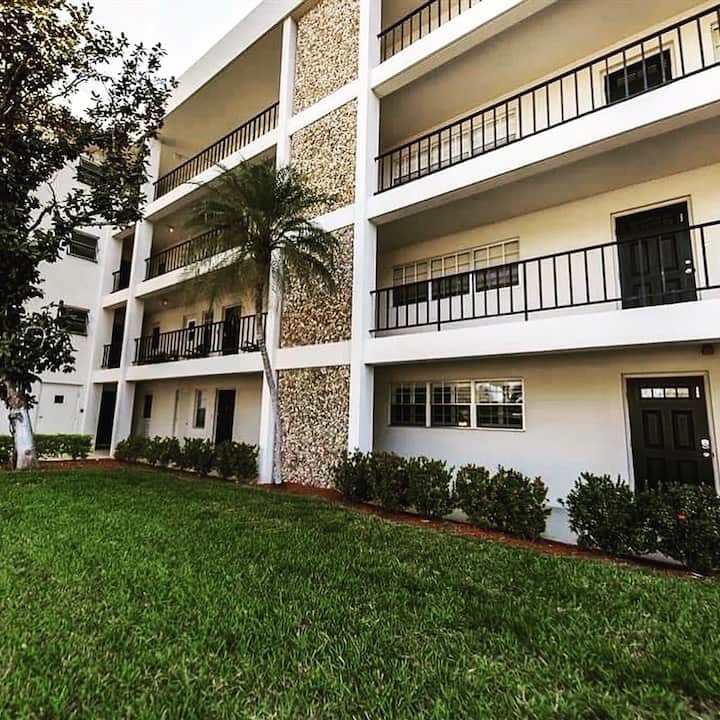 3/2 Condo • Penthouse • Golf View • Beaches • Pool - Lakewood Ranch, FL
