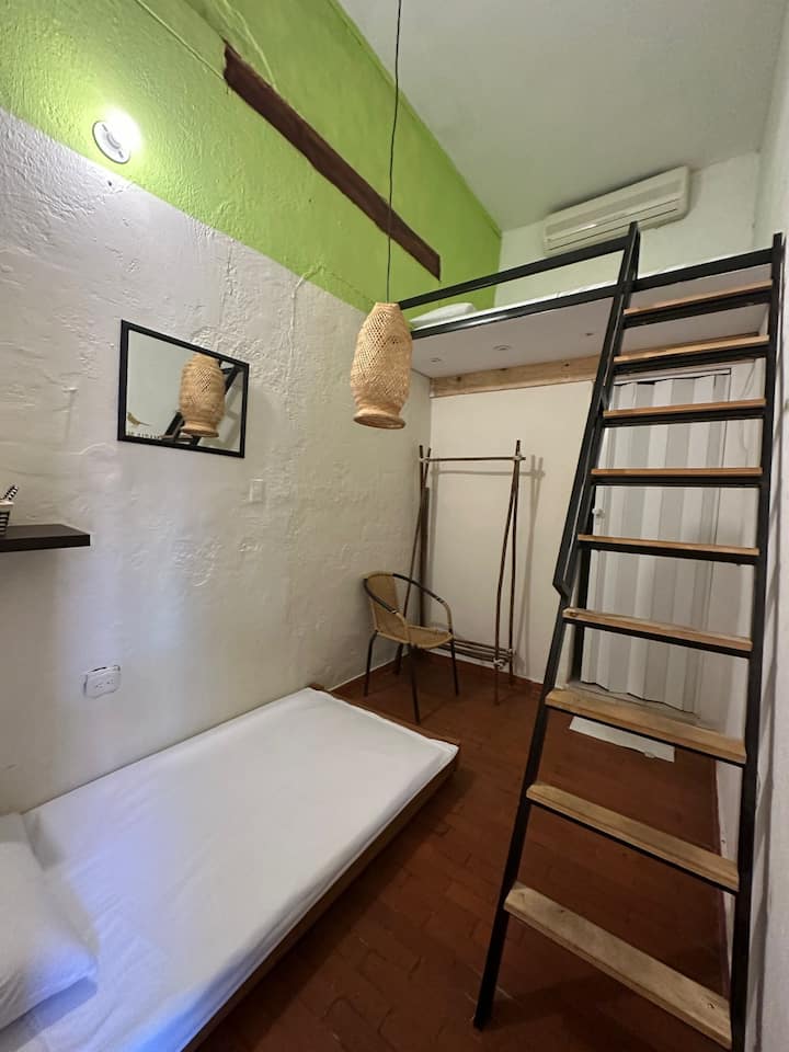 Habitación Privada Triple (Aire Acondicionado) - Santa Marta